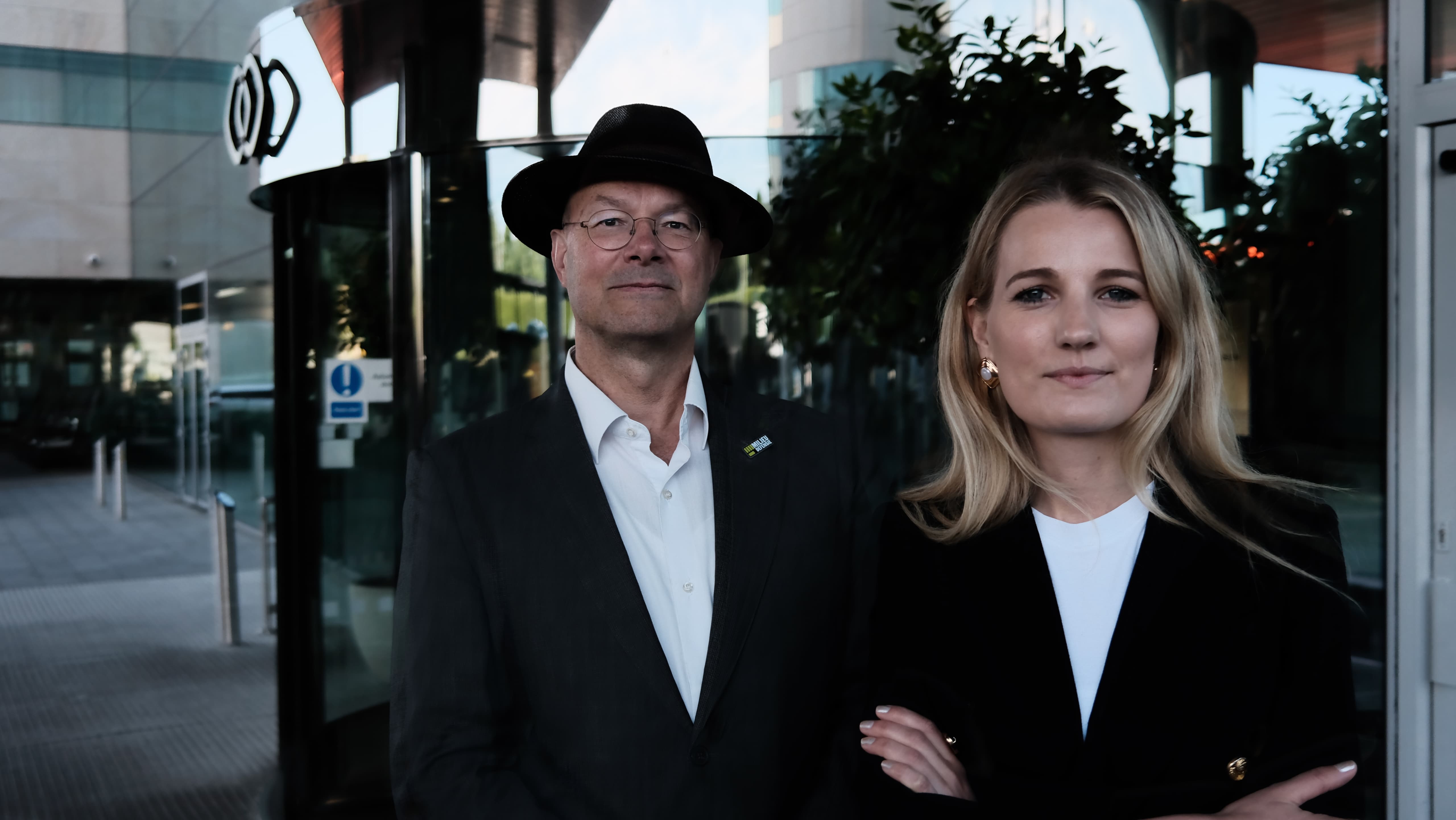 Milieudefensie director and Shell ceo face off at AGM — Milieudefensie