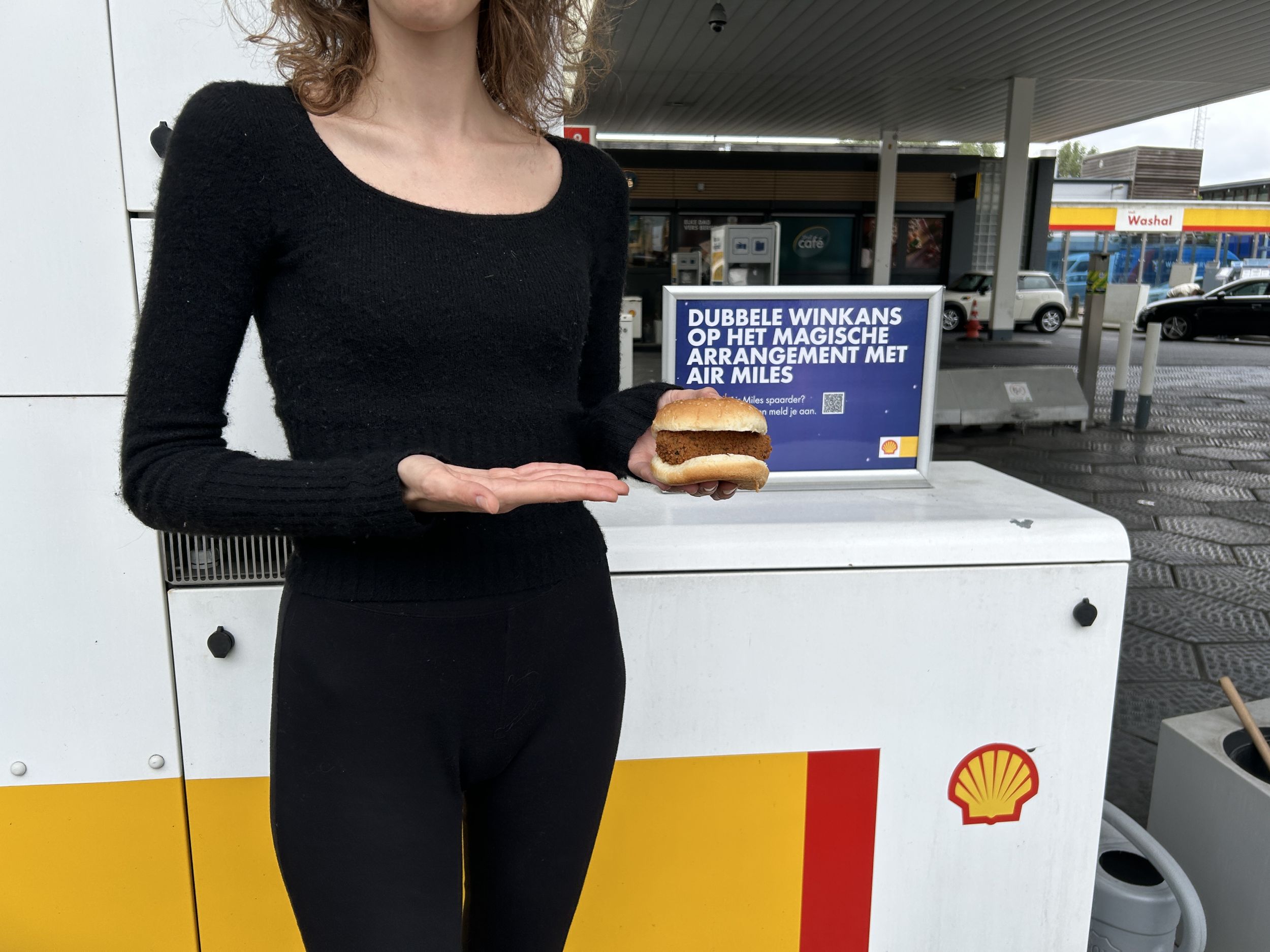 Shell overstates Renewables and Energy Solutions spending — Milieudefensie